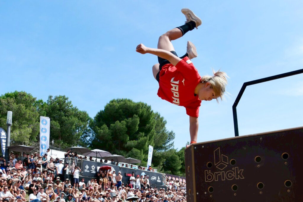 ハンドスプリングの極意とは？アクロバットのプロがコツを解説 - ULTREX by ライブドアニュース